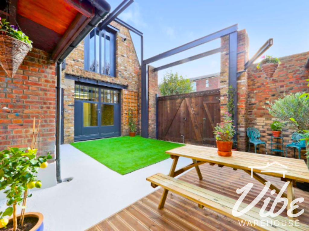 Creative Workspaces Studios: Vibe Warehouses